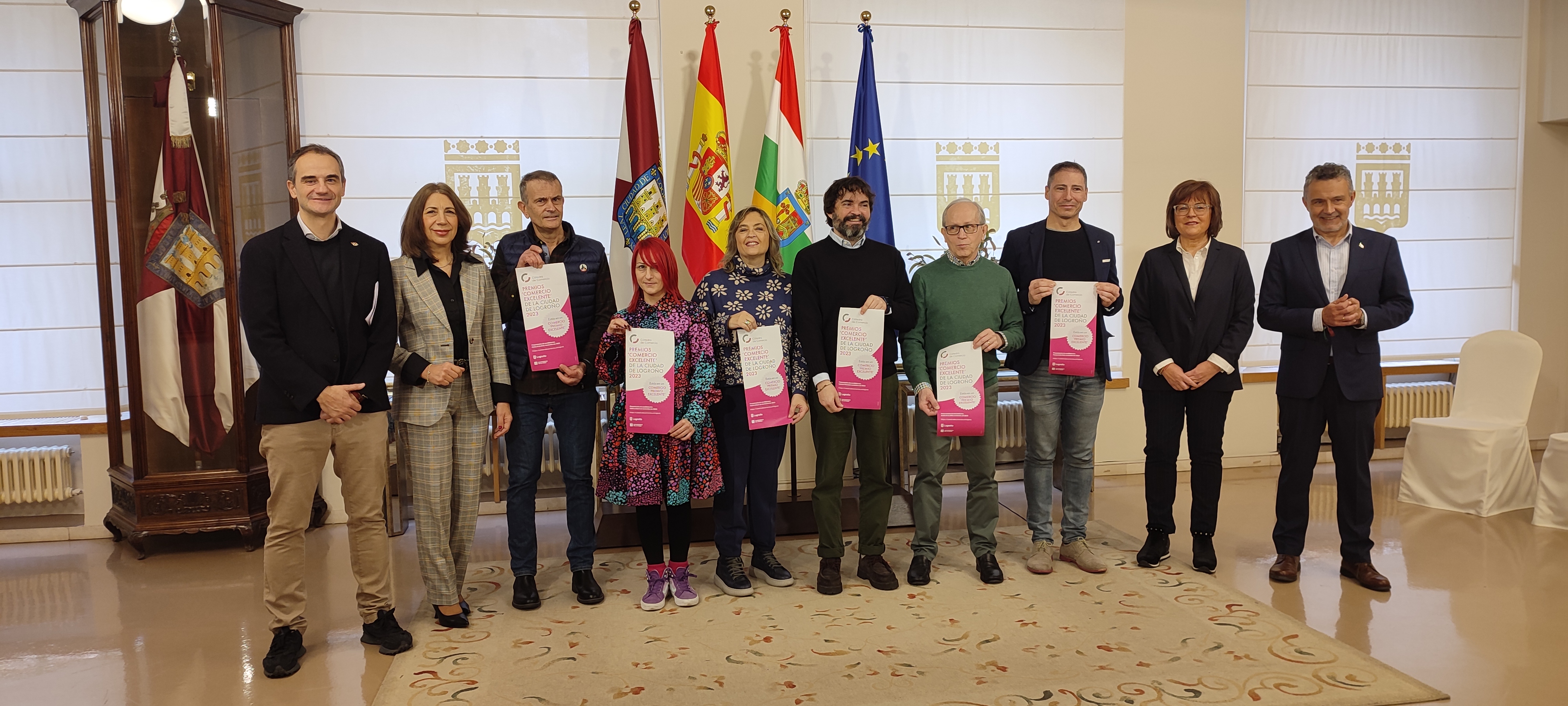 El Ayuntamiento y la Cátedra de Comercio de la UR reconocen las buenas ...